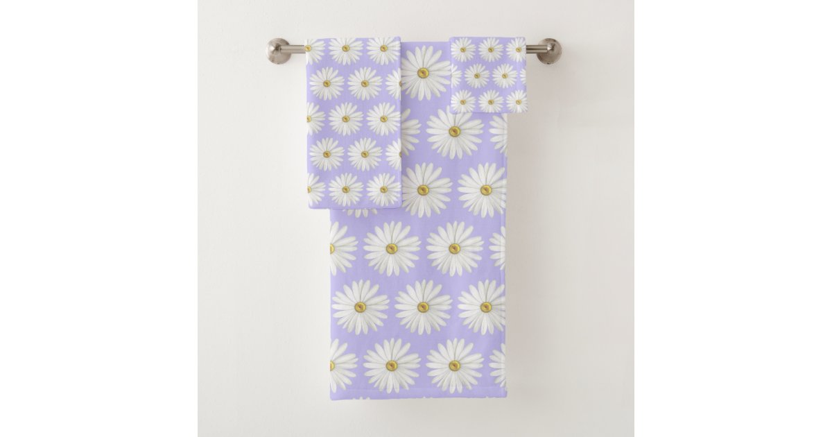 Beautiful Daisy Flower Pattern on Light Periwinkle Bath Towel Set | Zazzle