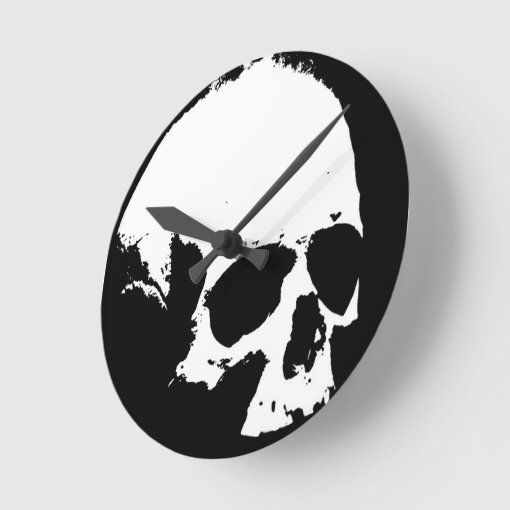 Black & White Skull Round Clock | Zazzle