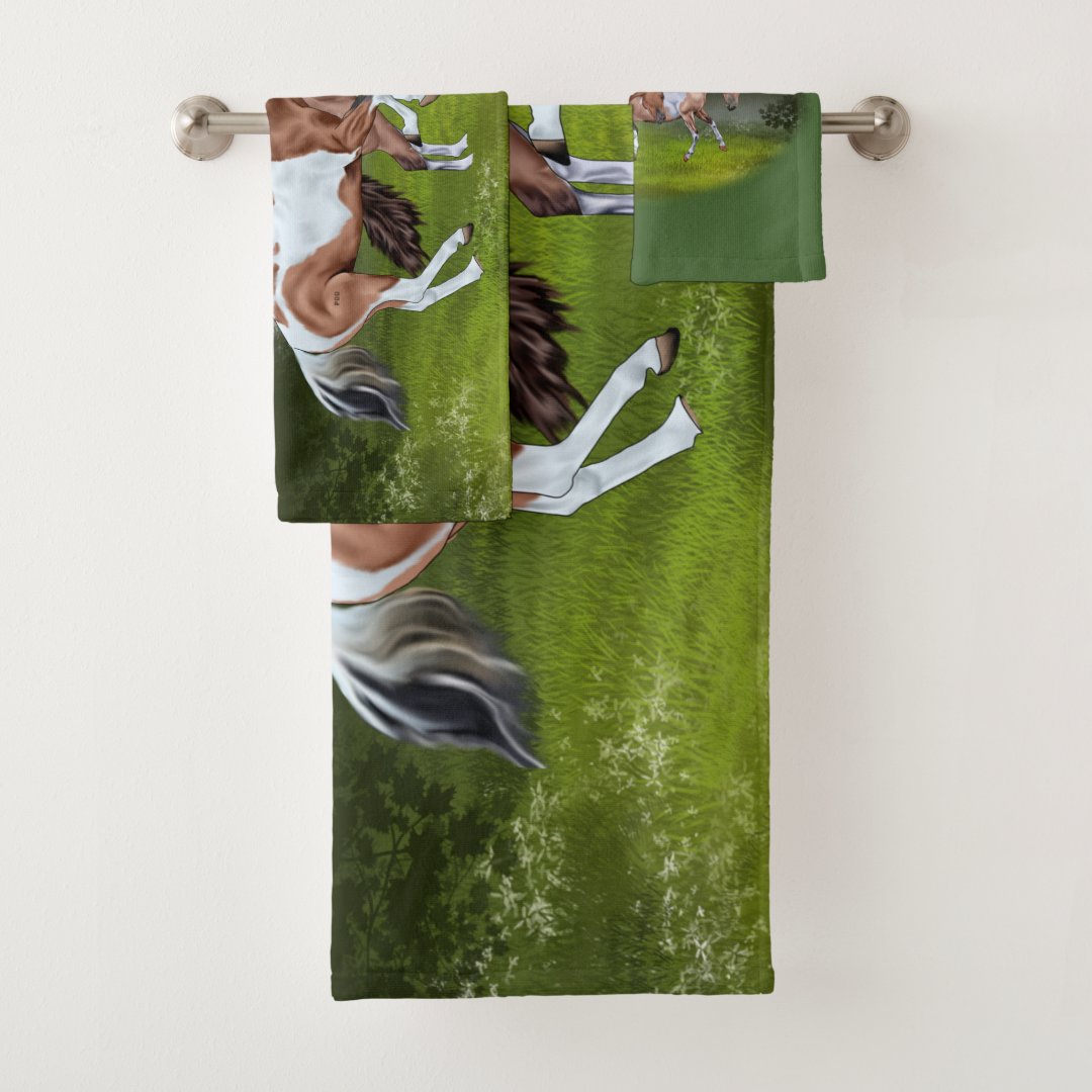 Buckskin Tobiano Paint Horses Print Bath Towel Set | Zazzle