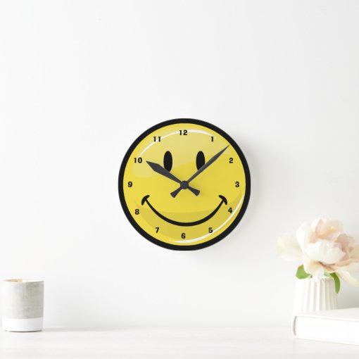 Classic Yellow Happy Face Round Clock | Zazzle