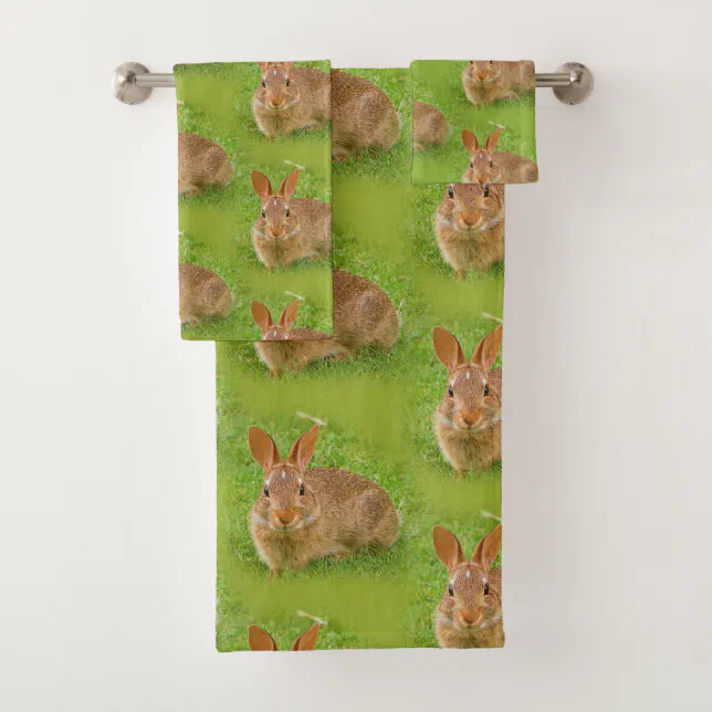 Cute Bunny Chewing Greens on the Golf Fairway Bath Towel Set | Zazzle