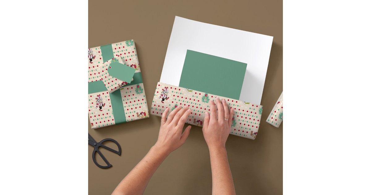 Disney | Mickey & Friends | ClassicHoliday Pattern Wrapping Paper ...