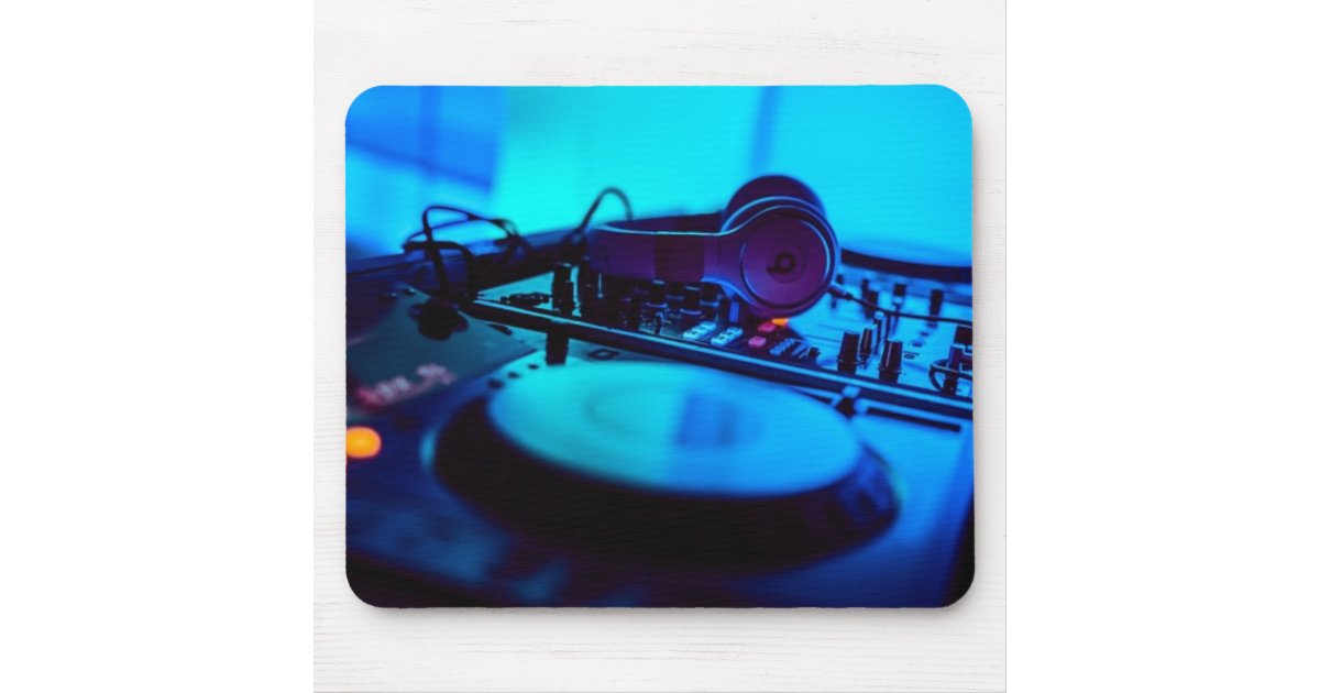 DJ Turntable 2 Mouse Pad | Zazzle