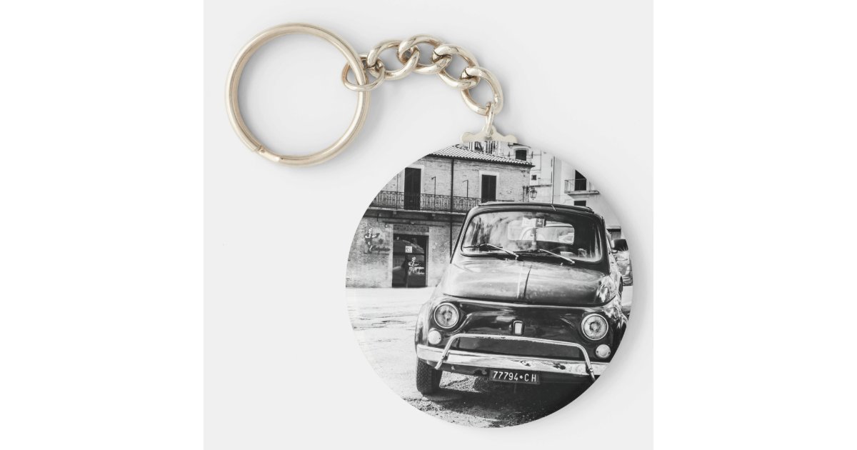 Fiat 500, cinquecento in Italy, classic car gift Keychain | Zazzle.com
