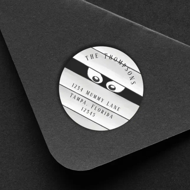 Halloween Spooky Creepy Mummy Trick or Treat Class Classic Round ...