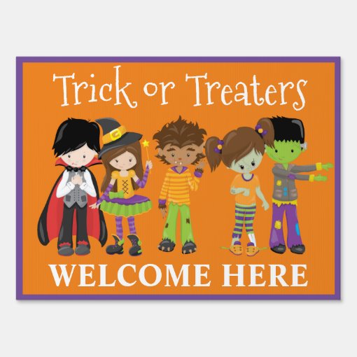 Halloween Trick or Treaters Welcome Here Sign | Zazzle