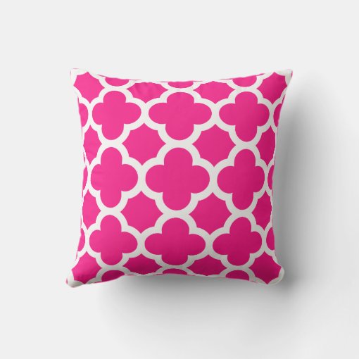 Hot Pink Quatrefoil Pattern Outdoor Pillows | Zazzle