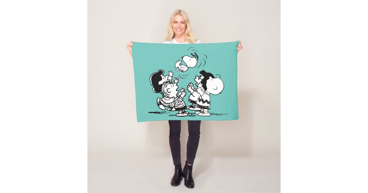 Peanuts Gang Lifting Snoopy Fleece Blanket | Zazzle