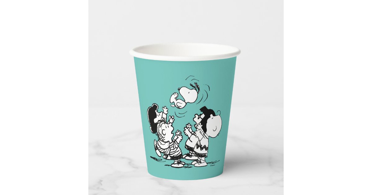 Peanuts Gang Lifting Snoopy Paper Cups | Zazzle