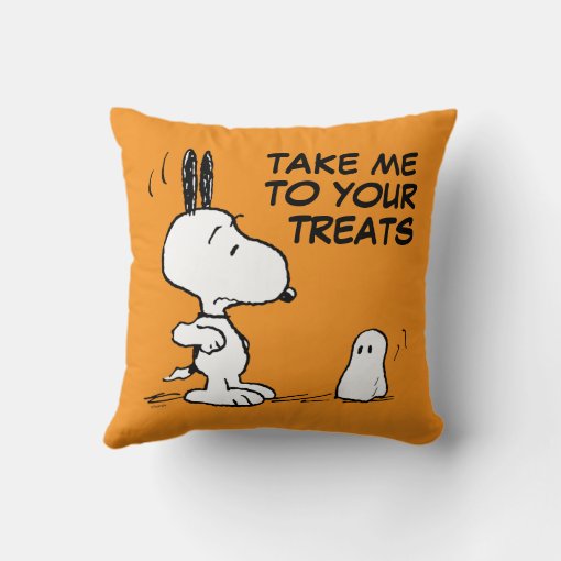 Peanuts | Woodstock Scares Snoopy Throw Pillow | Zazzle