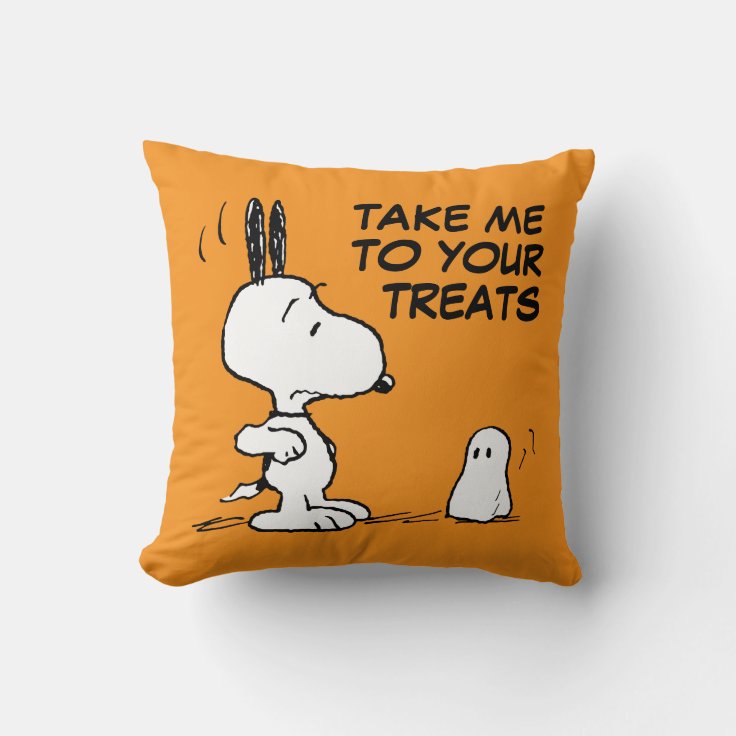 Peanuts | Woodstock Scares Snoopy Throw Pillow | Zazzle