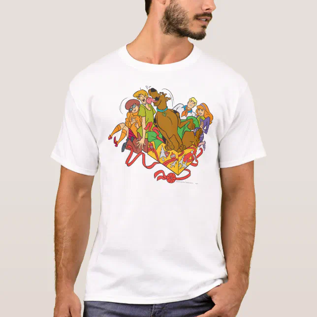Scooby-Doo and Gang Christmas T-Shirt | Zazzle