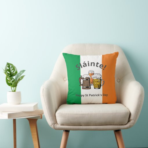 Sláinte! HAPPY ST PATRICKS DAY Cartoon Beers Throw Pillow | Zazzle
