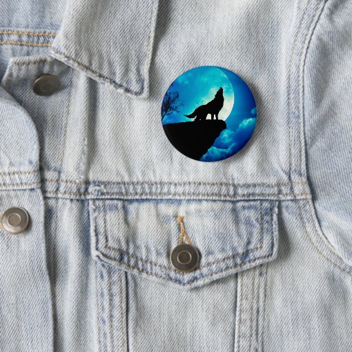 Wolf in silhouette howling to the full moon button | Zazzle