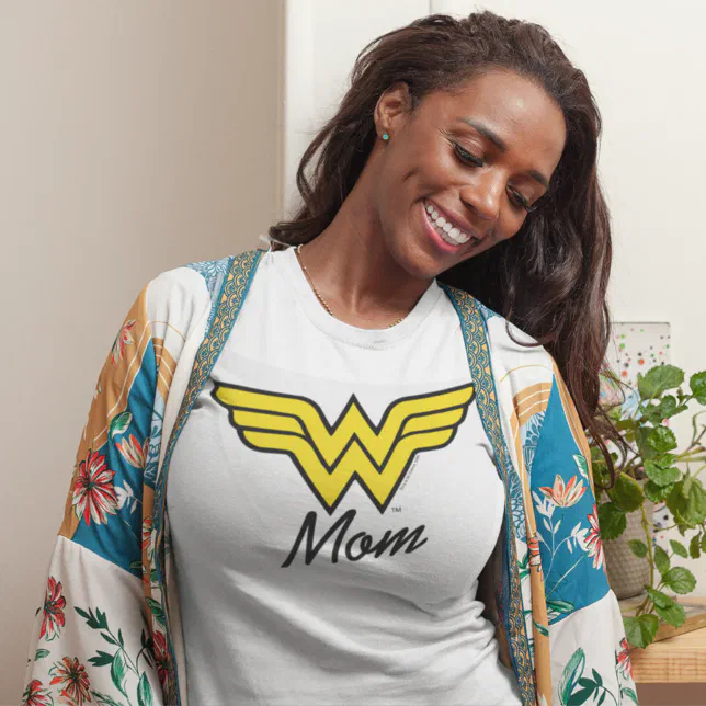 Wonder Mom Classic T-Shirt | Zazzle